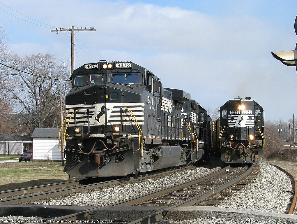 NS 9473 856 &L70 MAKE A RACE WEST
